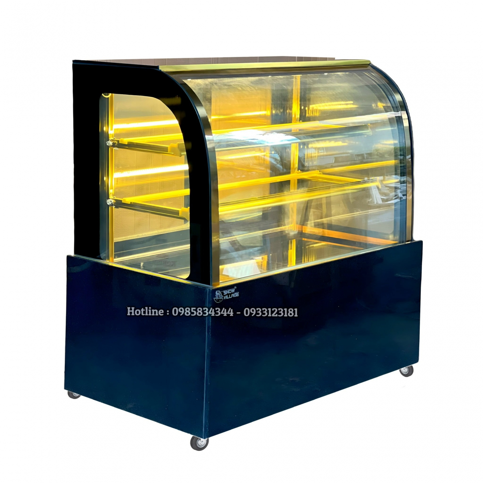 Tủ bánh kính cong trưng bày bánh